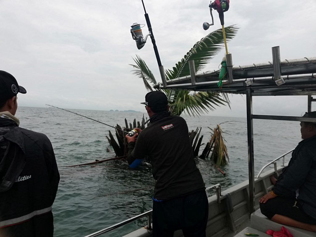 Tip & trik memancing ikan pecah periuk - Umpan