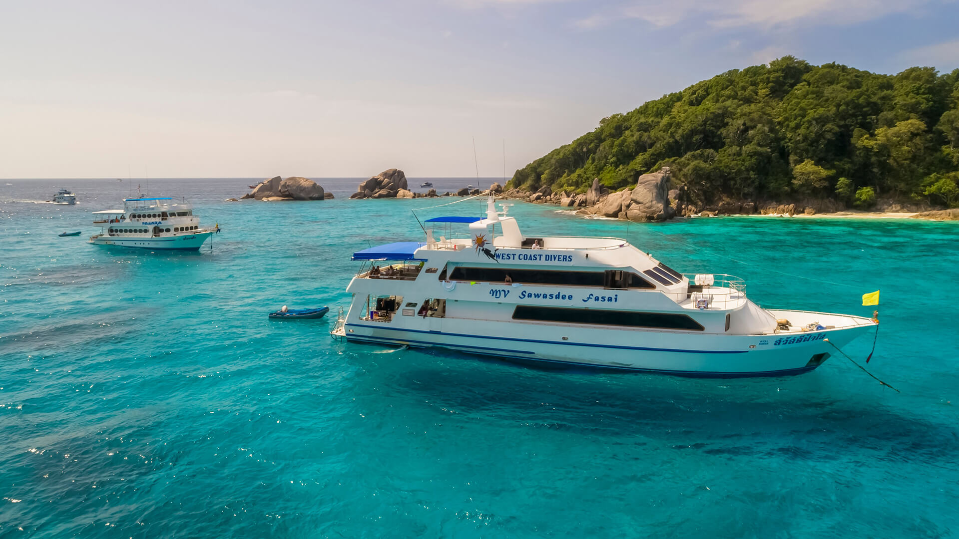 Bersantai Di Rumah Rakit Pak Lim - Umpan